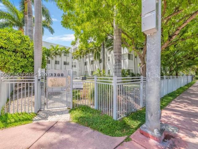 Luxury apartment complex for rent in Miami Beach, United States