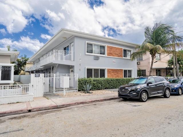 Luxury apartment complex for rent in Miami Beach, United States