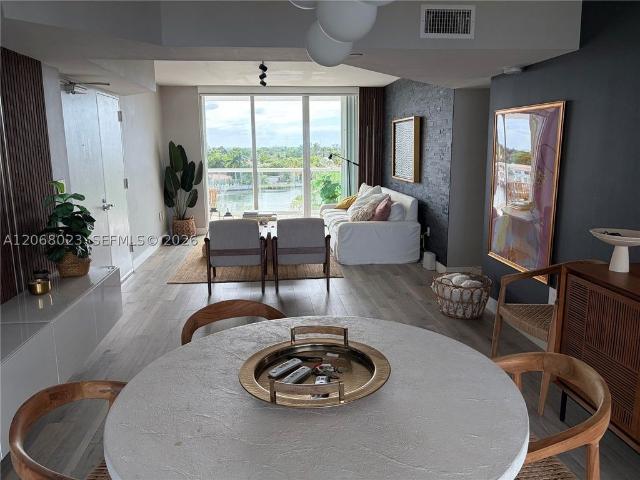 Luxury apartment complex for rent in Miami Beach, United States