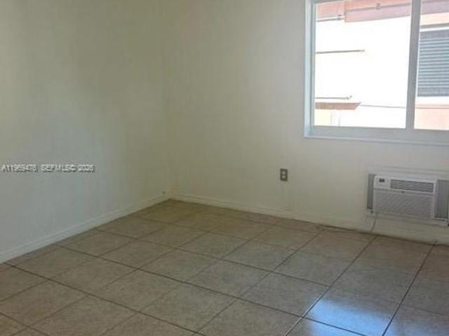 Luxury apartment complex for rent in Miami Beach, United States
