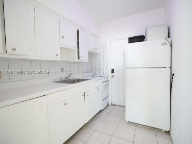 Luxury apartment complex for rent in Miami Beach, United States