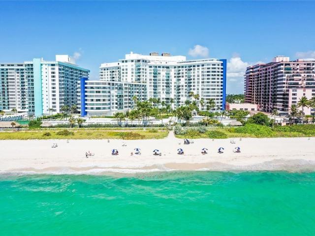 Luxury apartment complex for rent in Miami Beach, United States