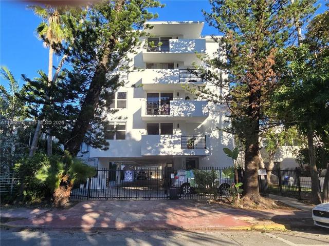 Luxury apartment complex for rent in Miami Beach, United States