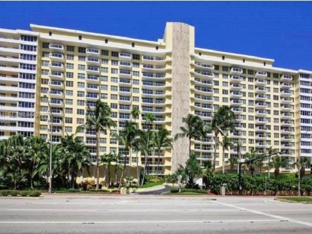 Luxury apartment complex for rent in Miami Beach, United States