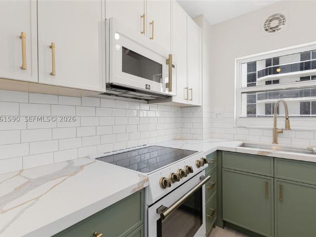 Luxury apartment complex for rent in Miami Beach, United States