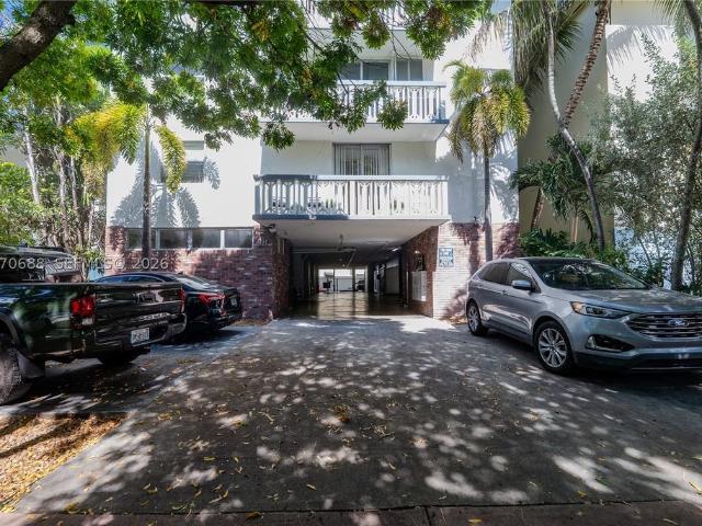 Luxury apartment complex for rent in Miami Beach, United States
