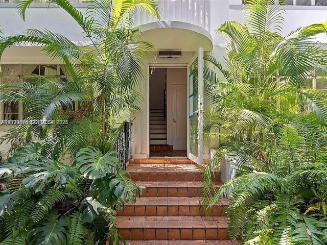 Luxury apartment complex for rent in Miami Beach, United States