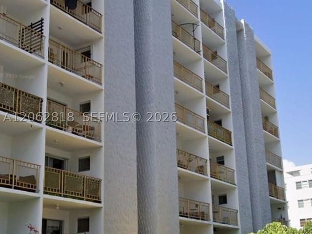 Luxury apartment complex for rent in Miami Beach, United States