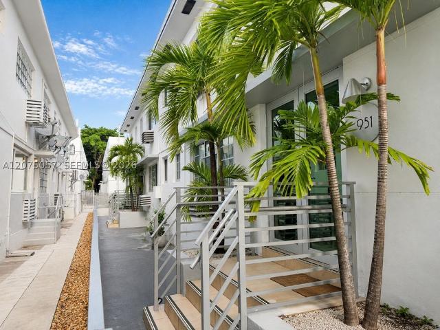 Luxury apartment complex for rent in Miami Beach, United States