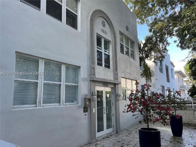 Luxury apartment complex for rent in Miami Beach, United States