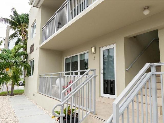 Luxury apartment complex for rent in Miami Beach, United States