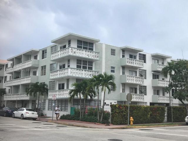 Luxury apartment complex for rent in Miami Beach, United States