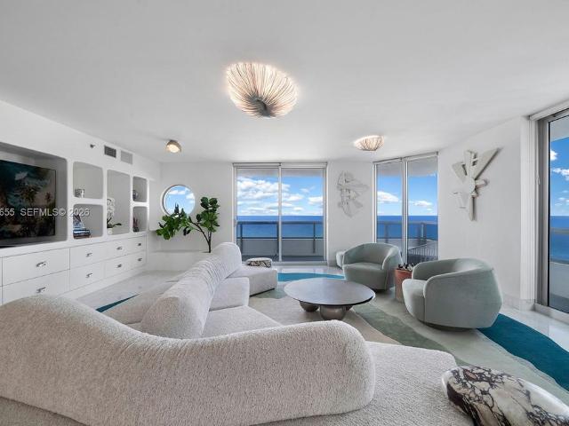 Luxury apartment complex for rent in Miami Beach, United States