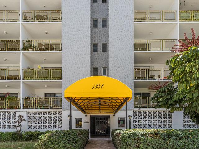 Luxury apartment complex for rent in Miami Beach, United States