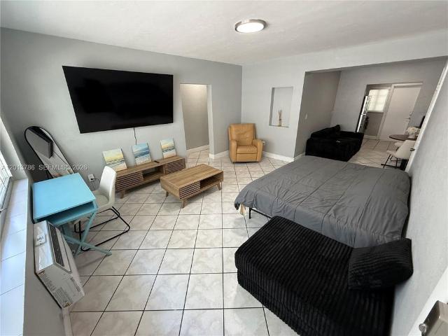 Luxury apartment complex for rent in Miami Beach, United States