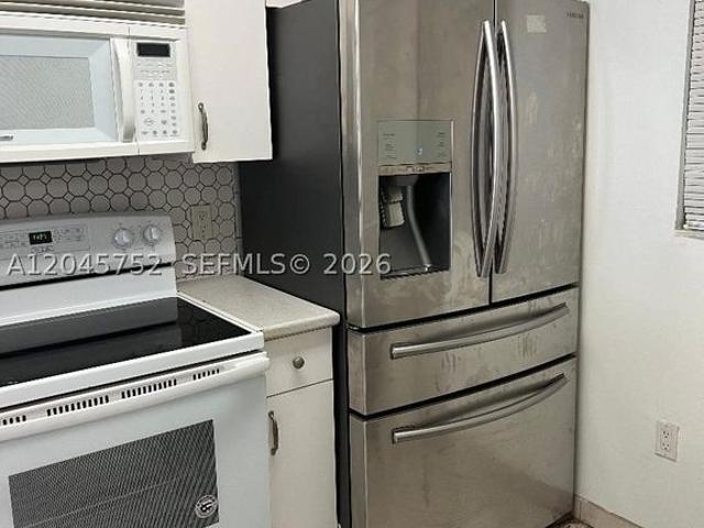 Luxury apartment complex for rent in Miami Beach, United States