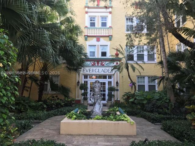 Luxury apartment complex for rent in Miami Beach, United States