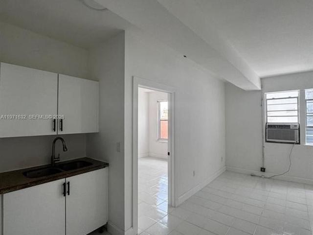 Luxury apartment complex for rent in Miami Beach, United States