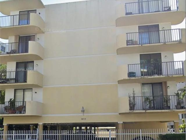 Luxury apartment complex for rent in Miami Beach, United States