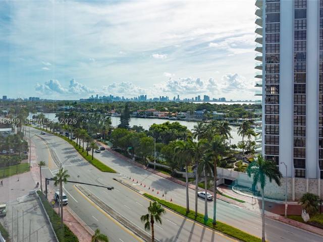 Luxury apartment complex for rent in Miami Beach, United States