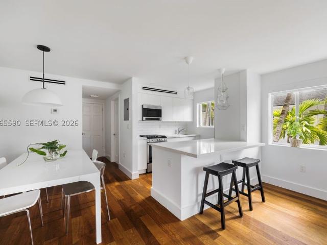Luxury apartment complex for rent in Miami Beach, United States