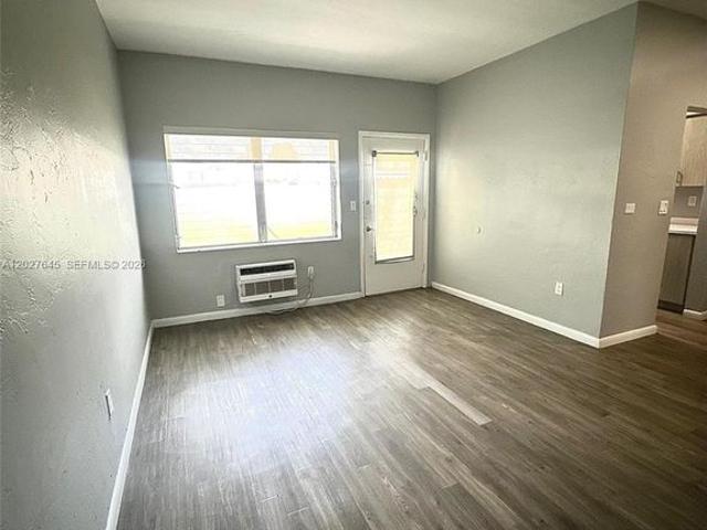 Luxury apartment complex for rent in Miami Beach, United States
