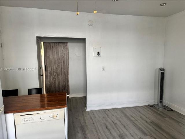 Luxury apartment complex for rent in Miami Beach, United States