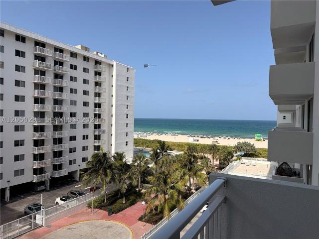 Luxury apartment complex for rent in Miami Beach, United States