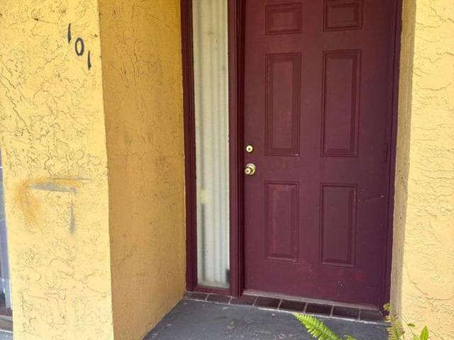 Luxury apartment complex for rent in Miami Gardens, United States