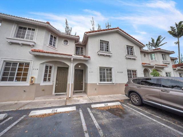 Luxury apartment complex for rent in Miami Gardens, Florida