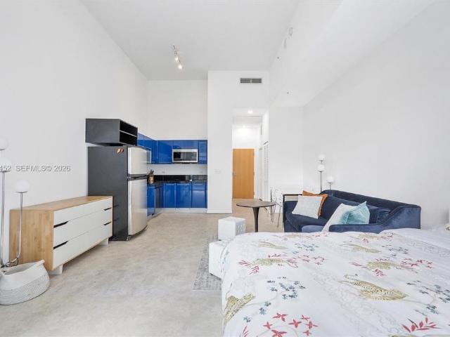 Luxury apartment complex for rent in Miami, Florida