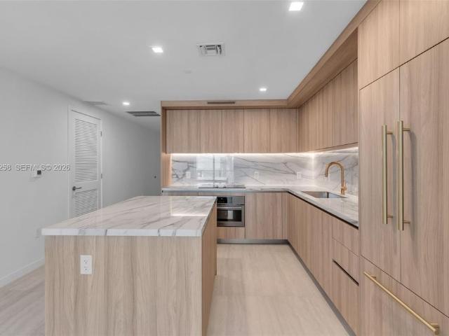 Luxury apartment complex for rent in Miami, Florida