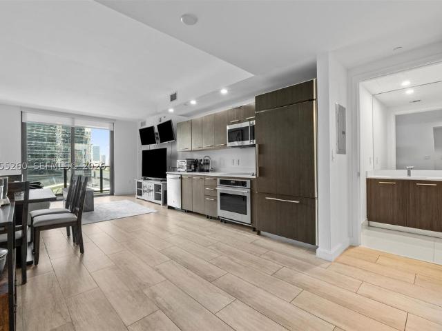 Luxury apartment complex for rent in Miami, Florida