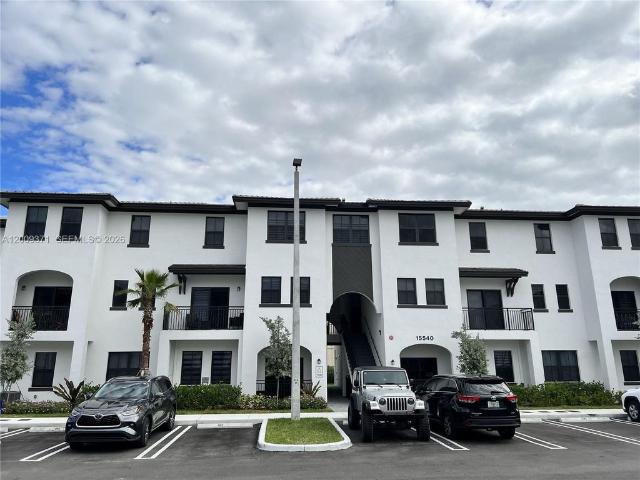 Luxury apartment complex for rent in Miami, Florida
