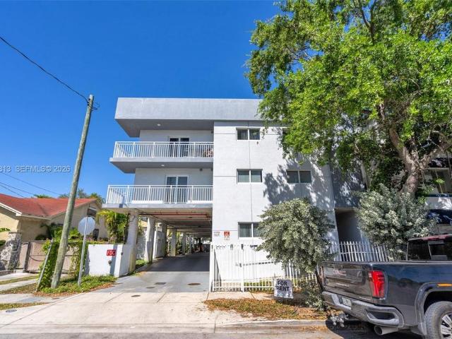 Luxury apartment complex for rent in Miami, Florida