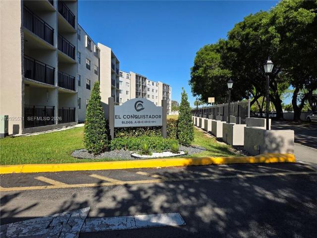 Luxury apartment complex for rent in Miami, Florida