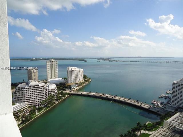 Luxury apartment complex for rent in Miami, Florida