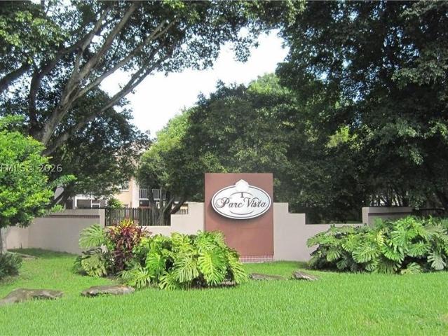 Luxury apartment complex for rent in Miami, Florida