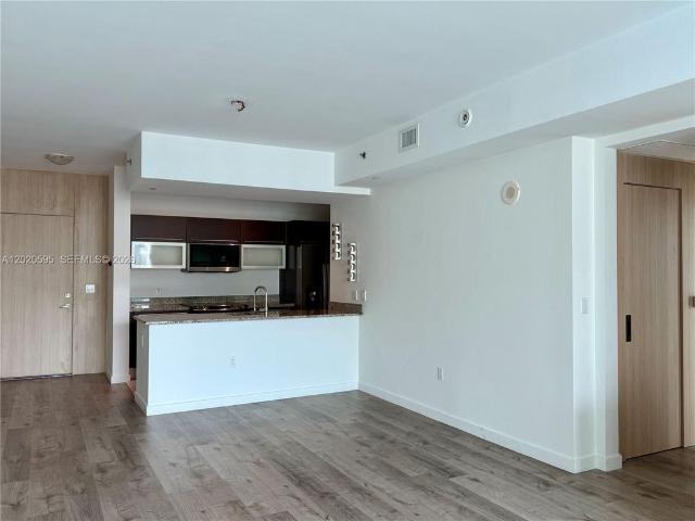 Luxury apartment complex for rent in Miami, Florida