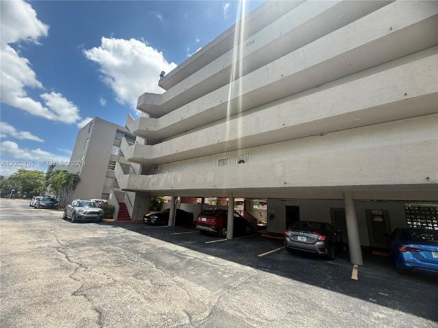 Luxury apartment complex for rent in Miami, Florida