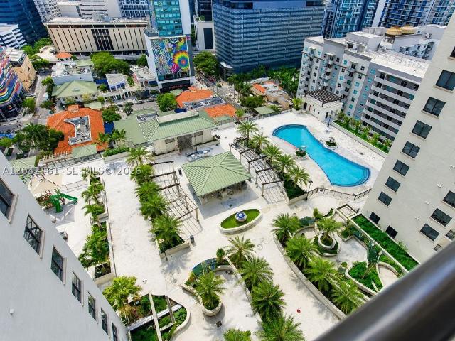 Luxury apartment complex for rent in Miami, Florida