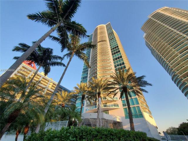 Luxury apartment complex for rent in Miami, Florida