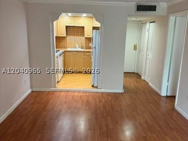 Luxury apartment complex for rent in Miami, Florida