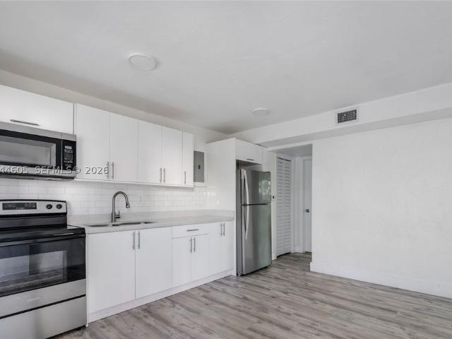 Luxury apartment complex for rent in Miami, Florida