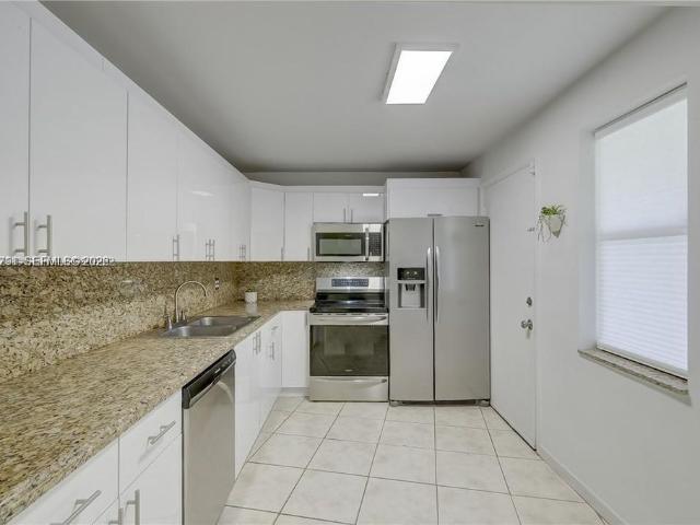 Luxury apartment complex for rent in Miami, Florida