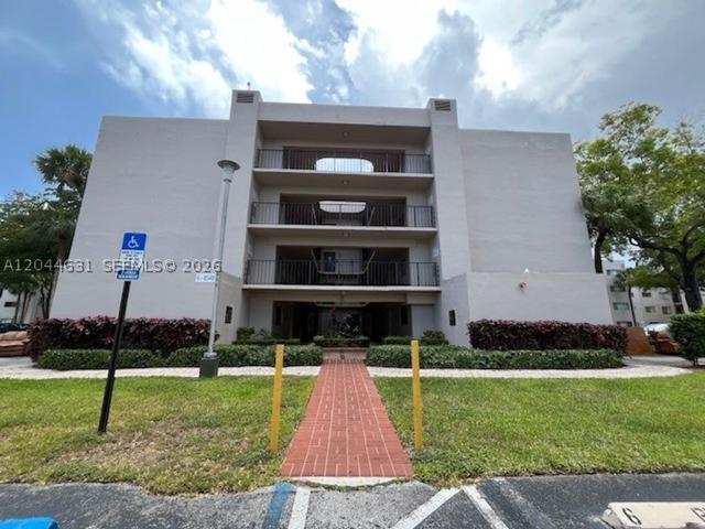 Luxury apartment complex for rent in Miami, Florida