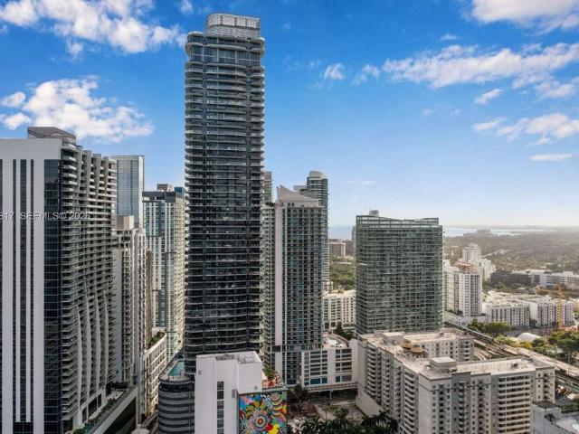 Luxury apartment complex for rent in Miami, Florida