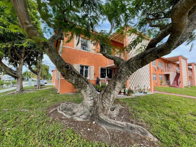 Luxury apartment complex for rent in Miami, Florida