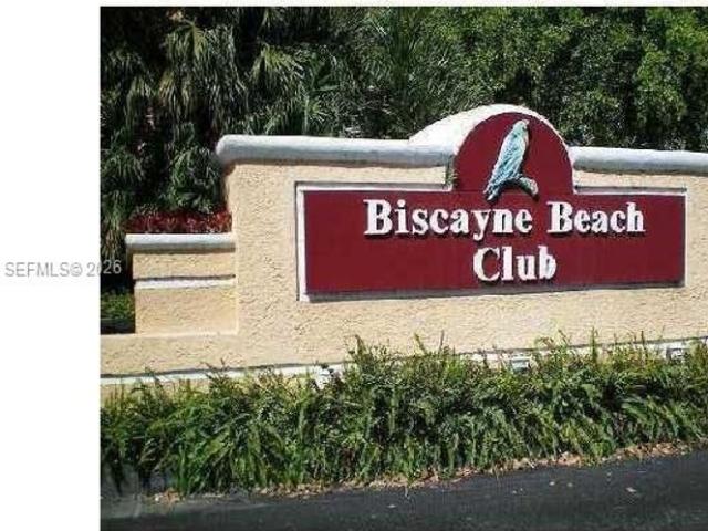 Luxury apartment complex for rent in Miami, Florida