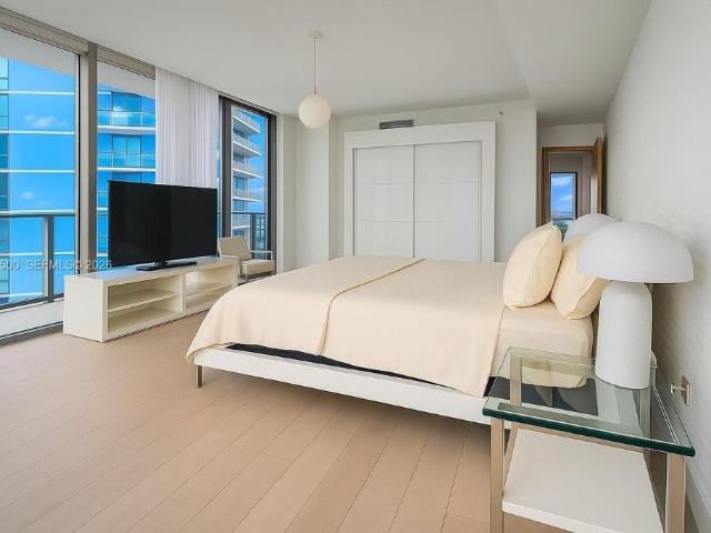 Luxury apartment complex for rent in Miami, Florida